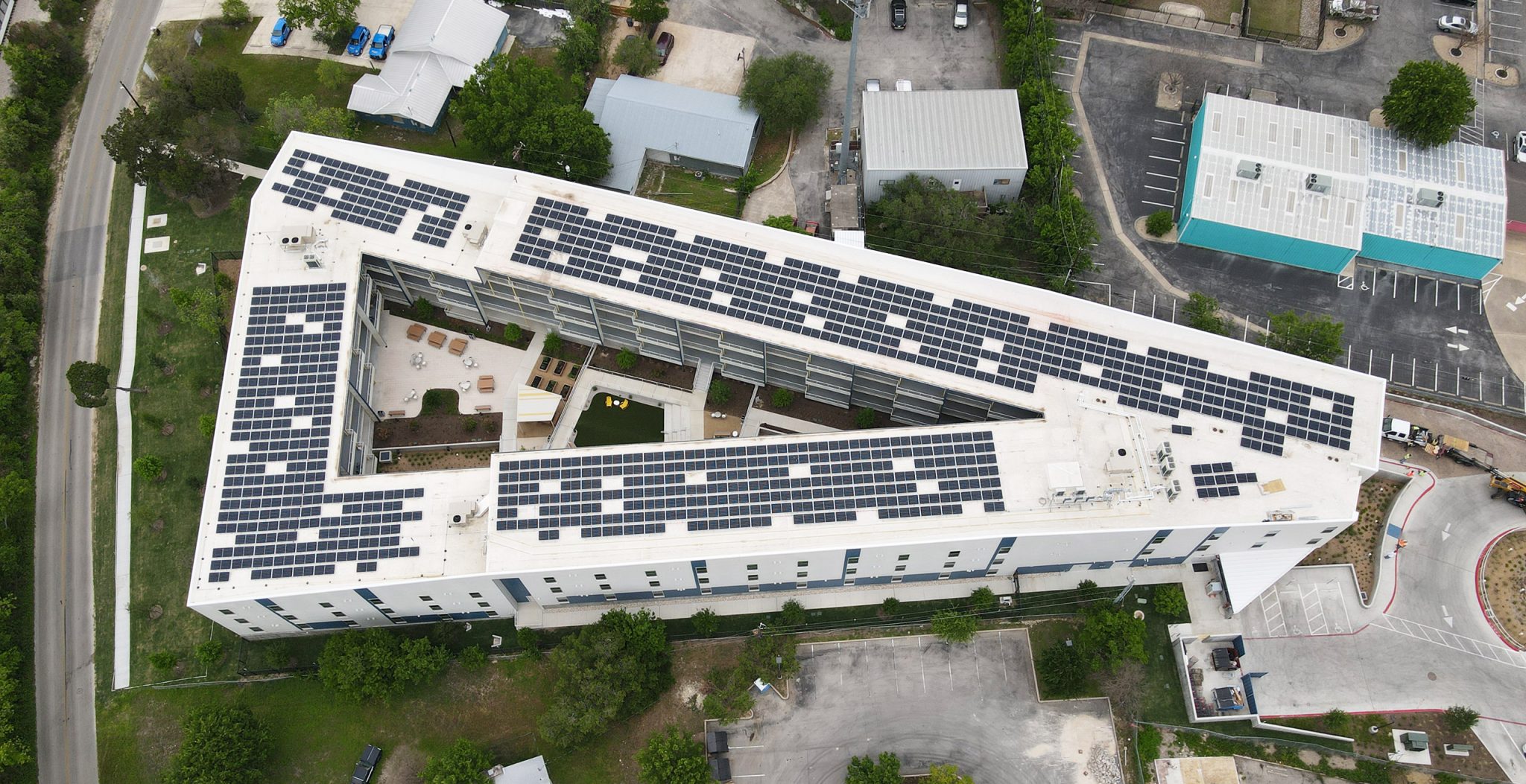 Trina Solar tapped for rooftop PV system for TX apartment